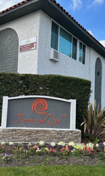 Tierra Del Sol Apts