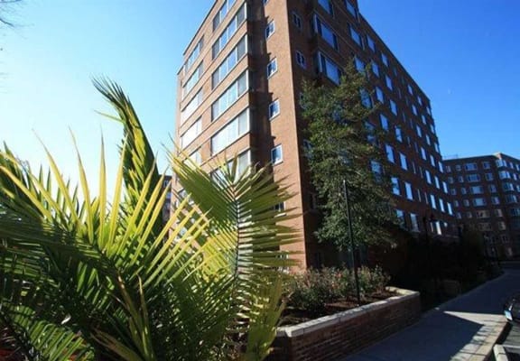 Cleveland Park Apartments in Washington, DC | Quebec House