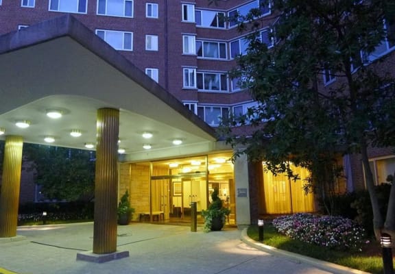 Cleveland Park Apartments in Washington, DC | Quebec House