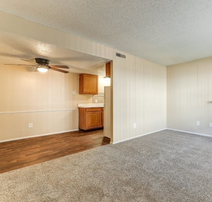 Hearth Hollow Apartments | Affordable Apartments in Derby, KS