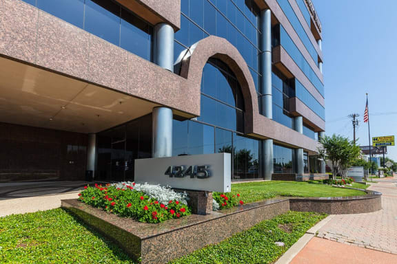 4245 North Central Expressway | Westdale Commercial