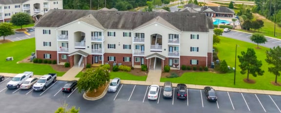 The Summit on 401 | Apartments in Fayetteville, NC