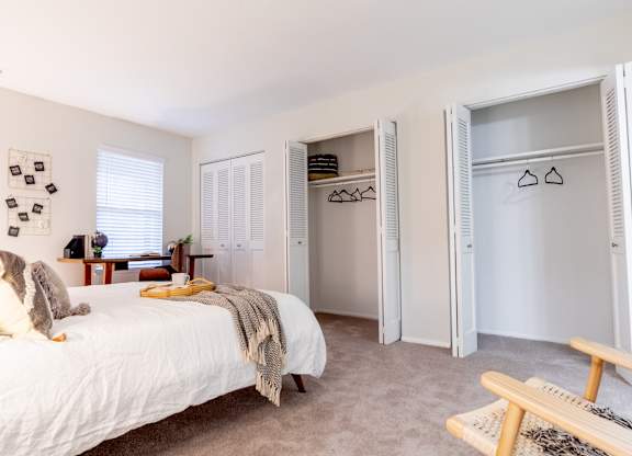 Apartments for Rent in Carmel, IN | Governor Square