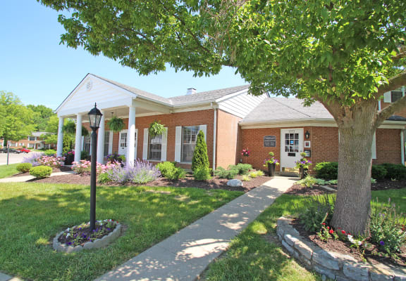 Compton Lake | Apartments in Mt. Healthy, OH