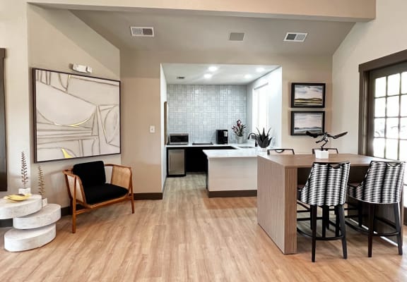 MacArthur Ridge Apartments | Irving, TX