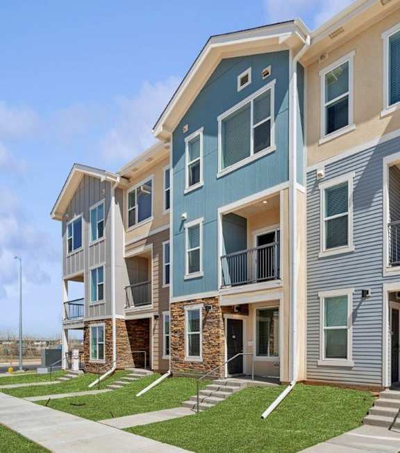 Ascend at Gateway | Apartments in Denver, CO