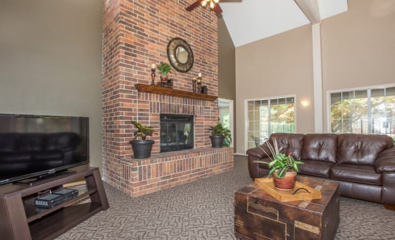 Apartments in Overland Park, KS | Pebblebrook Apartment Homes