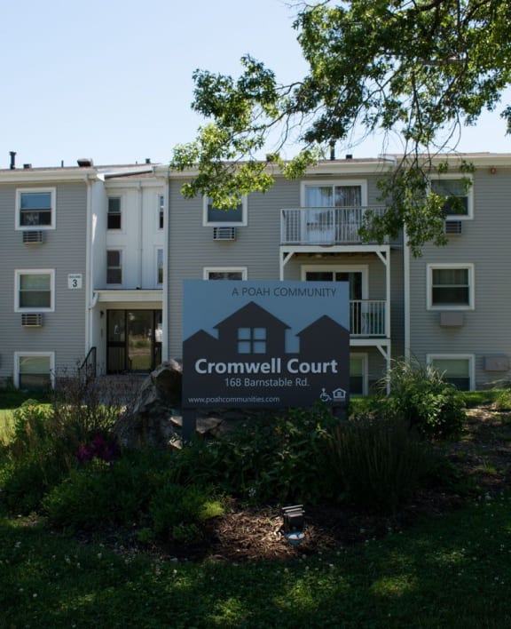 Cromwell Court | Apartment and Community Amenities