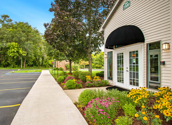 Westfield Club Apartments | Apartments in Lansing, MI