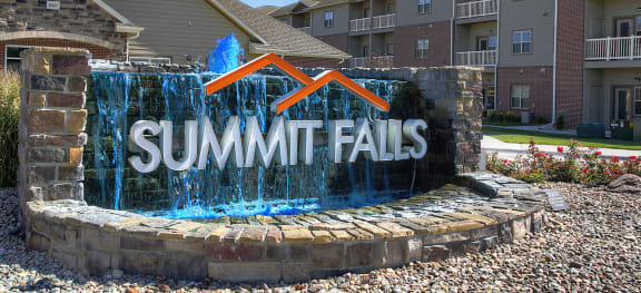 Summit Falls | Apartments in Lincoln, NE