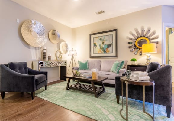 Luxury Apartments in Country Club Plaza, KC | 46 Penn