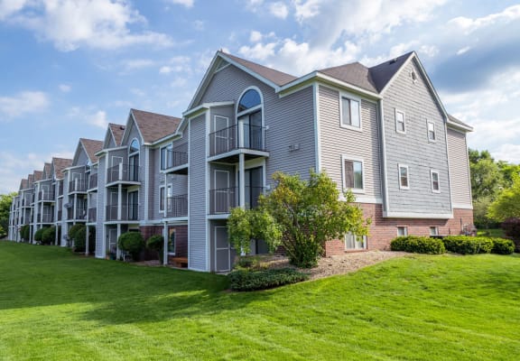 Apartments in Elkhart near Dunlap and Bristol | Arbor Lakes