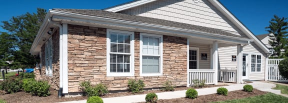 Greenway Chase | Apartments in Florissant, MO