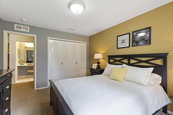 Apartments for Rent in Harrison Township | Drawbridge Apartments