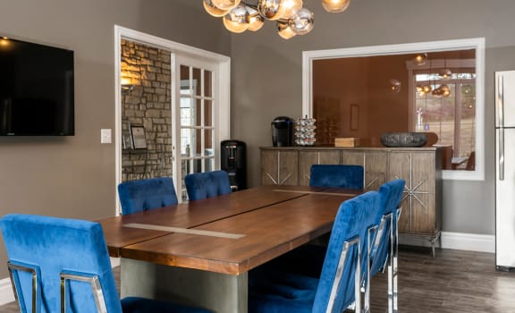 Pinnacle Pointe | Apartments in Lenexa, KS