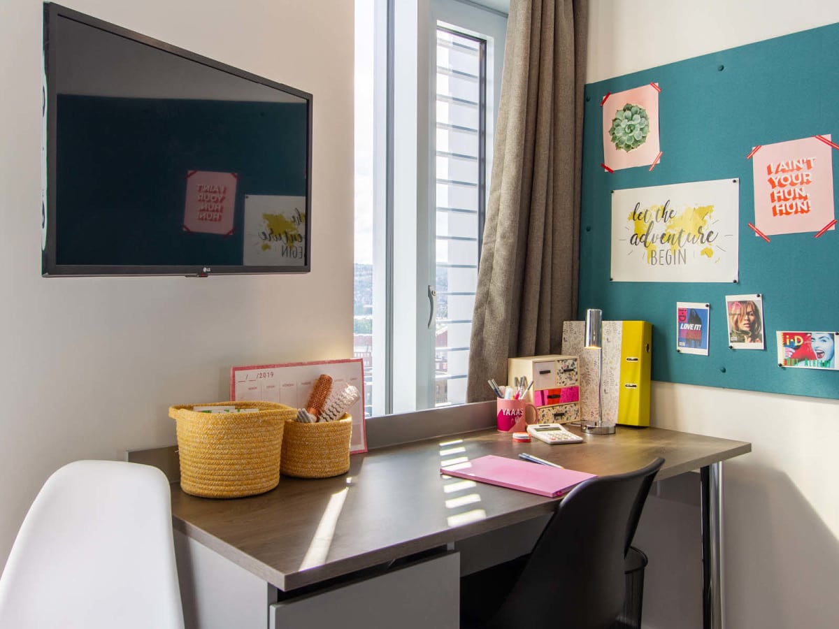 Photos and Video of The Gate in Sheffield