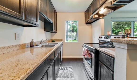 Apartments in Reseda | Los Angeles CA | 7722 Reseda Blvd.