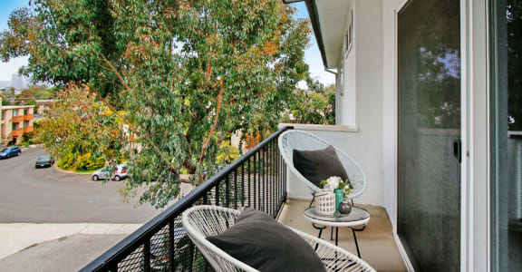 Valparaiso Apartments | Apartments in Los Angeles, CA