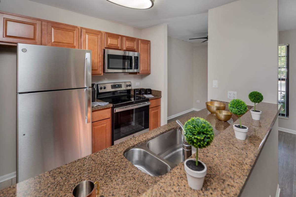 Photos and Video of Clover Ridge East Apartments in Palatine, IL