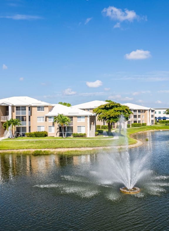Reflection Lakes Apartments | Promenade at Reflection Lakes