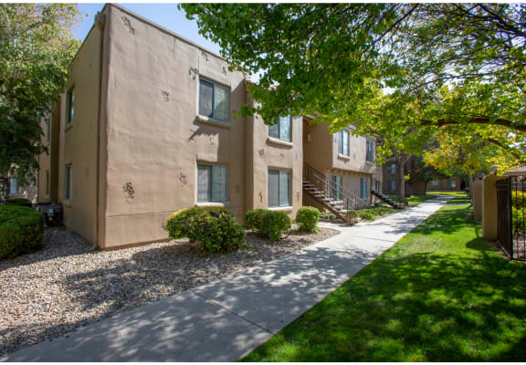 Apartments in Southeast Albuquerque, NM | Cinnamon Tree