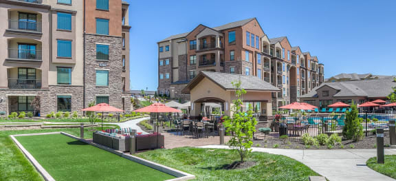 Lenexa Apartments | EdgeWater at City Center
