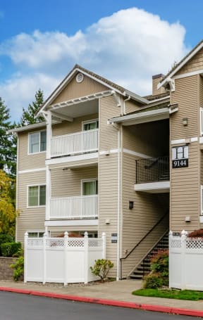 Abbey Rowe | Apartments in Olympia, WA