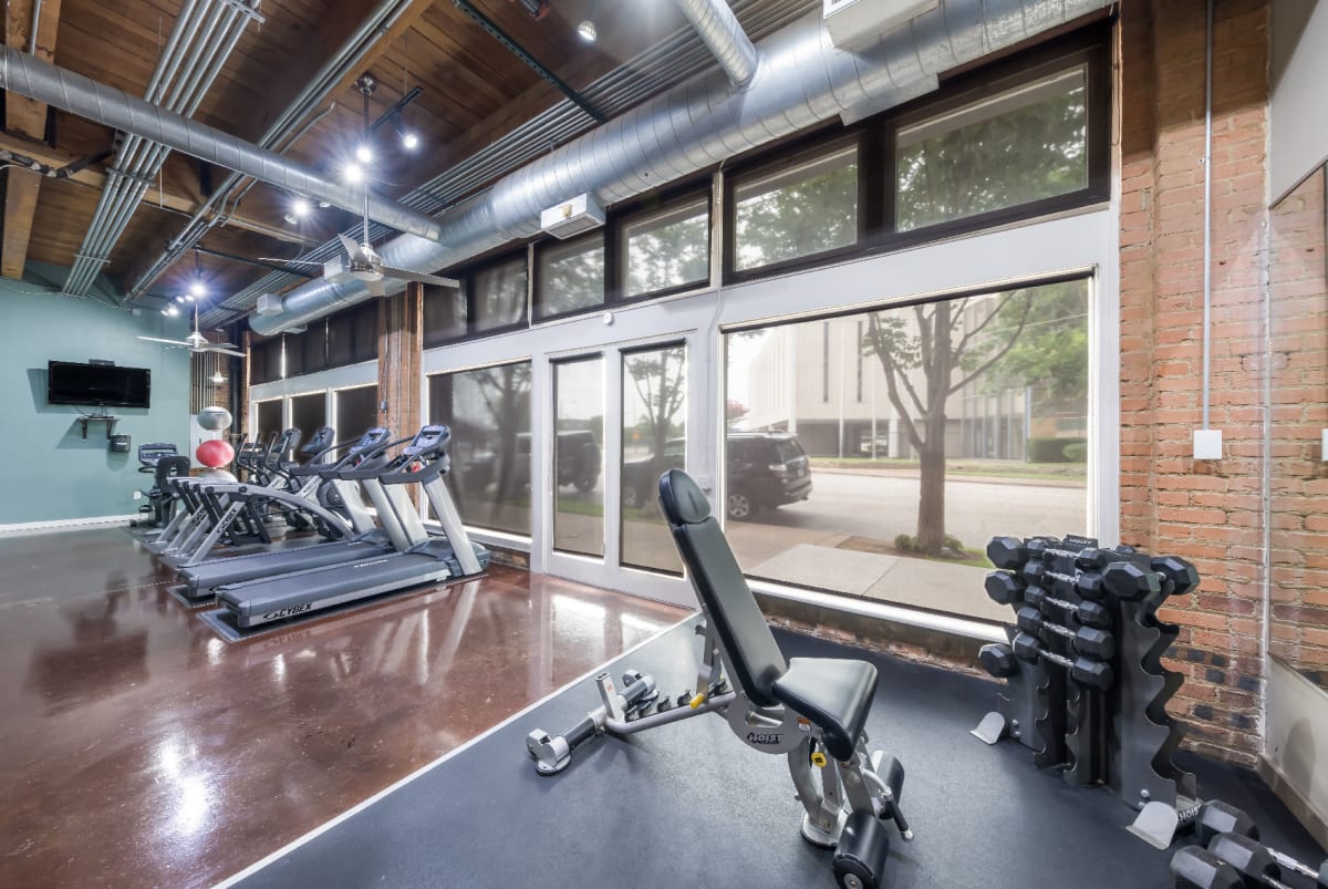 additional photo for property listing at chic digs with room to stretch ...