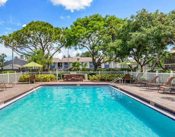 Apartments in Bradenton, FL | Bay Club Apartments