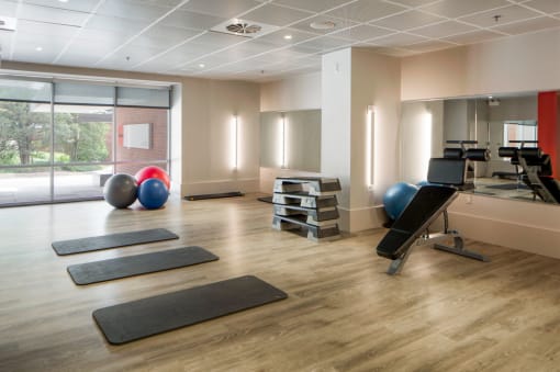 Crystal City Apartments | RiverHouse