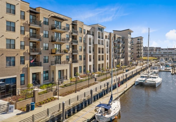 Luxury Apartments in Wilmington, NC | Pier 33 Apartments