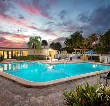 Rocky Point Tampa Apartments | Waterview at Rocky Point
