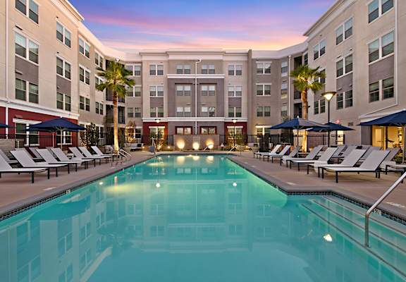 The Huntington | Luxury Apartments in Duarte