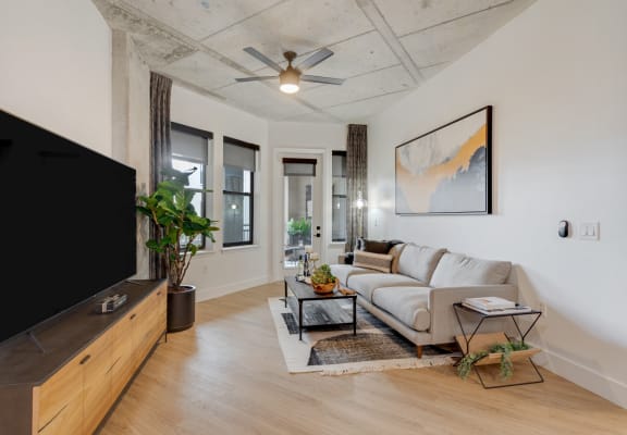 Elliston 23 Luxury Apartments | Nashville Apartments for Rent