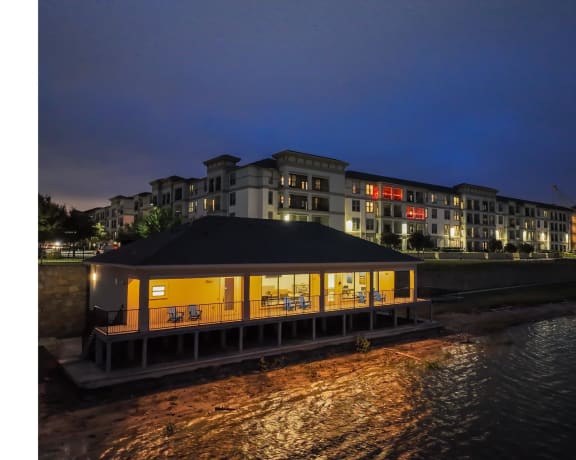 Luxury Apartments In Rowlett, TX | Reveal at Bayside