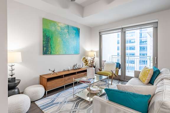 Trace Midtown Apartments | Custom Page