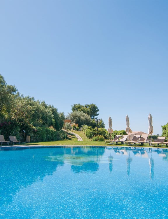 Island Terrace | Apartments in Chicago, IL