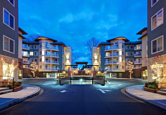 Renton Landing Apartments | Harrington Square Apartments