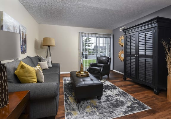 Apartments on Bethel Road, Columbus, Ohio | Island Club