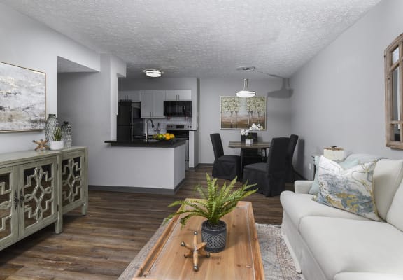 Apartments on Bethel Road, Columbus, Ohio | Island Club