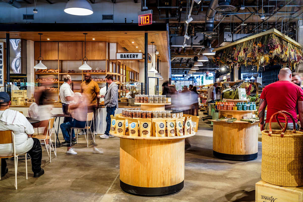 Live at Coopers Row | New Apartments in Pearl Neighborhood