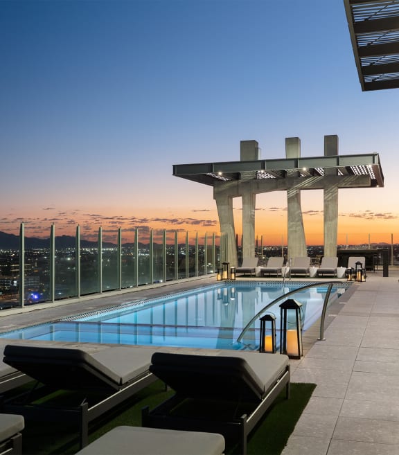 Luxury Apartments with Resort Amenities in Downtown PHX