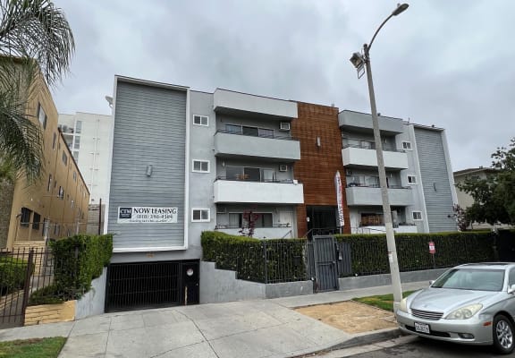 The Carlton | Apartments in Hollywood, CA
