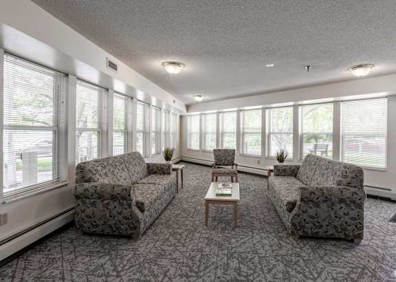 Silver Lake Pointe 55+ | Apartments in Mounds View, MN