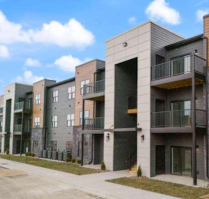 Thompson Square Apartments | Apartments in Jeffersonville, IN