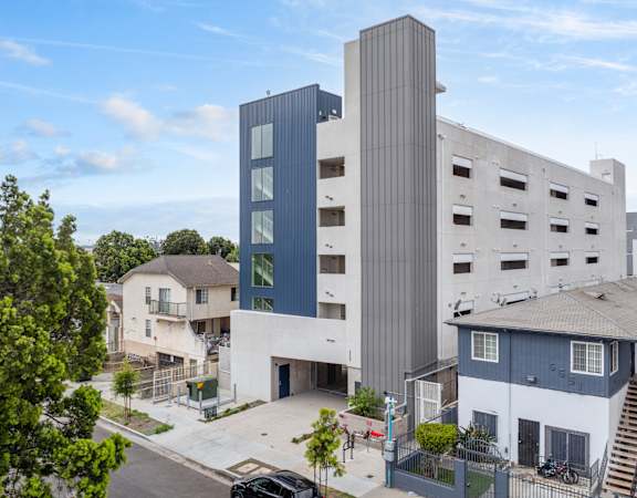 Brynhurst Apartments | Apartments in Los Angeles, CA