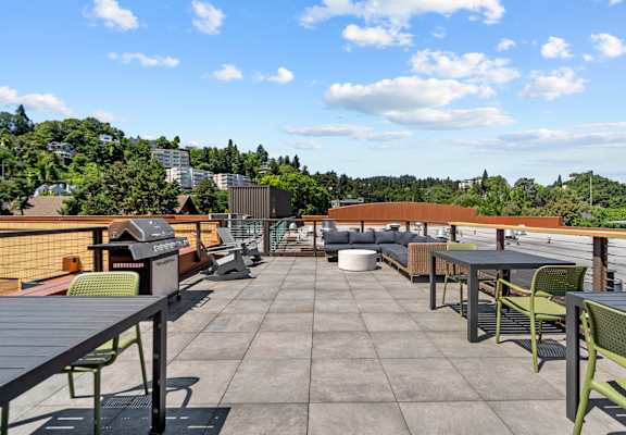 Collins Circle | Apartments in Portland, OR
