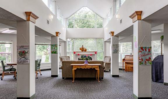 Silver Lake Pointe 55+ | Apartments in Mounds View, MN