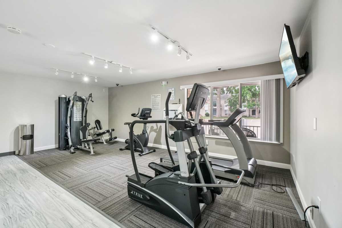 Harrison Township Apartments | Drawbridge Apartments East