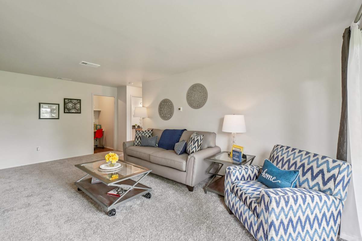 Harrison Township Apartments | Drawbridge Apartments East